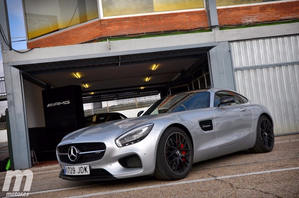 Mercedes-AMG prepara un deportivo con motor V12 e híbrido - Motor.es