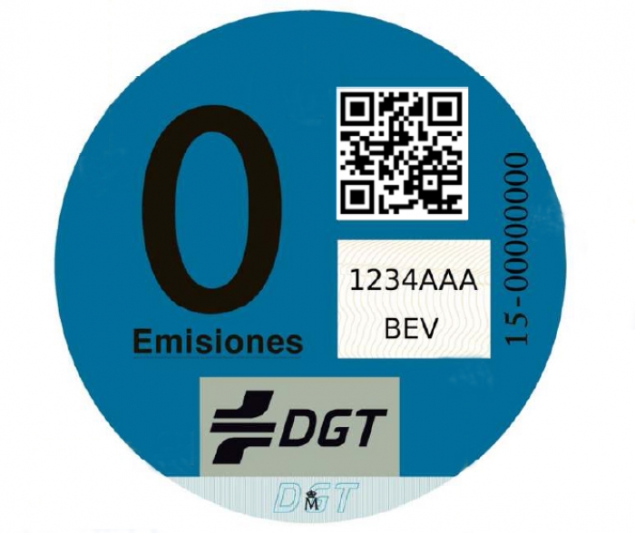 Llegan las pegatinas "ecológicas" de la DGT, ¡por fin! - Motor.es
