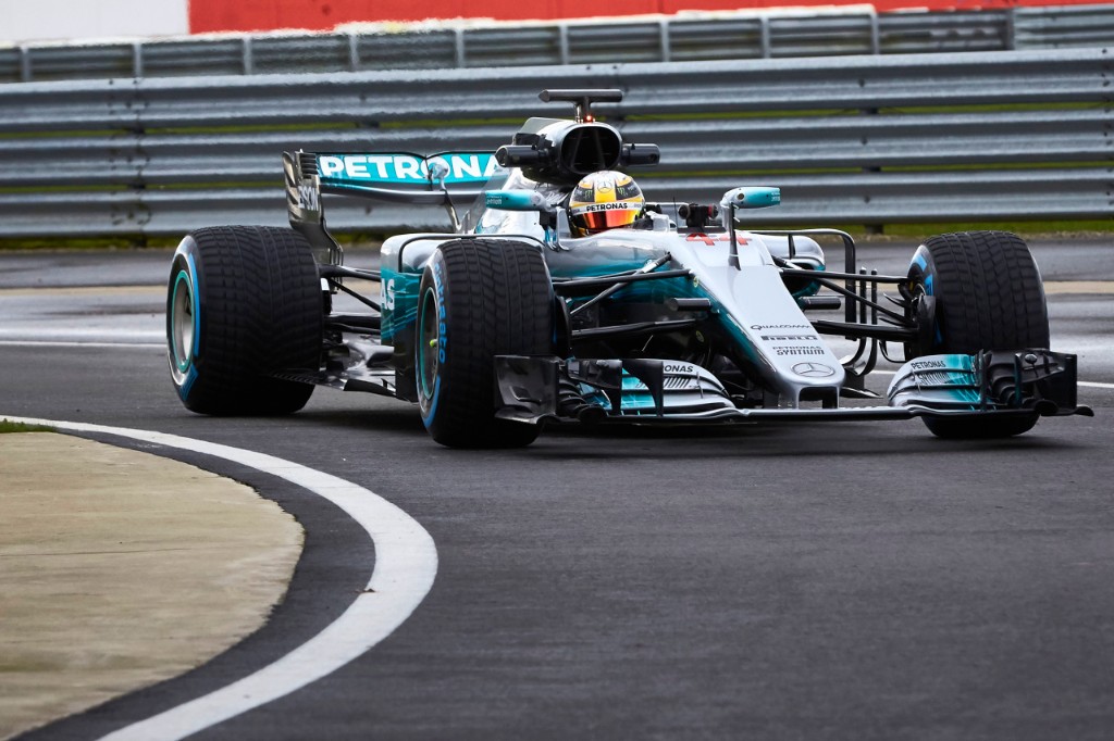 El espectacular Mercedes W08 es presentado en Silverstone - Motor.es
