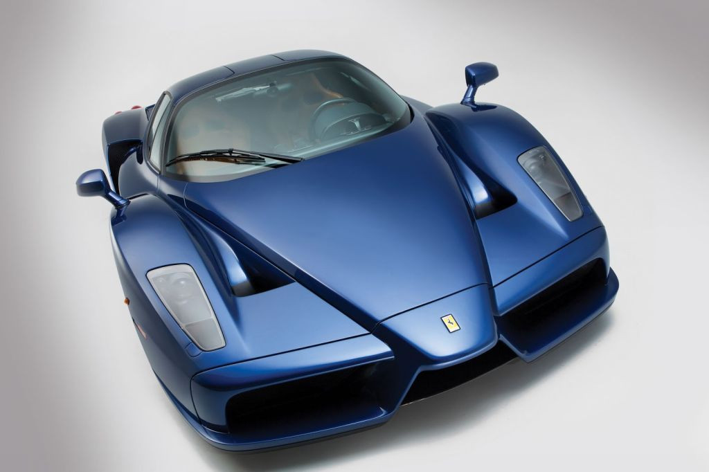 Un raro Ferrari Enzo de color azul a subasta en Londres - Motor.es