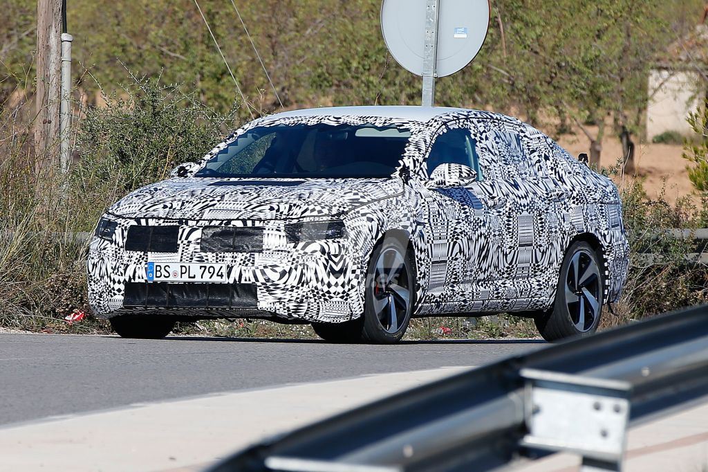 Volkswagen Jetta GLI 2018: cazada la versión GTI del Jetta - Motor.es
