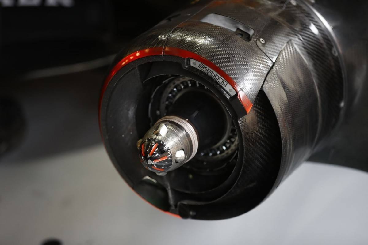 La FIA cancela la implementación de los frenos estándar en 2021 - Motor.es