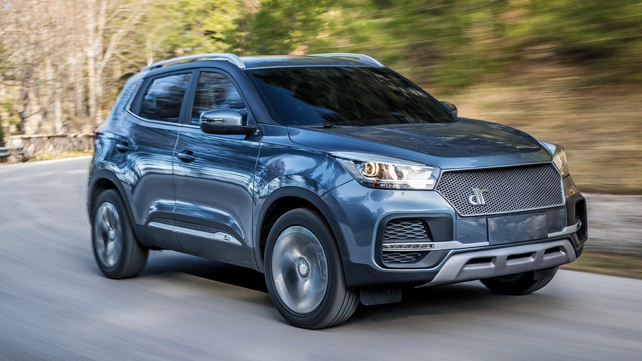 DR5.0, el nuevo SUV compacto de la firma italiana - Motor.es