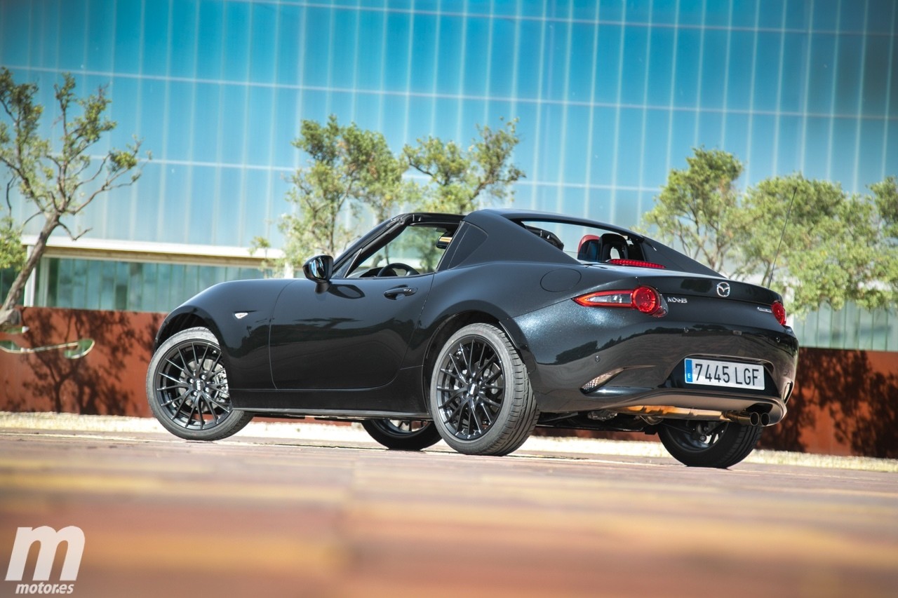 Prueba Mazda MX-5 RF Dark Red Edition, distinción sin renunciar a la ...