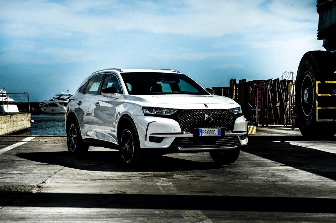 DS 7 Crossback Performance Line 2021, un nuevo color con mucha ...